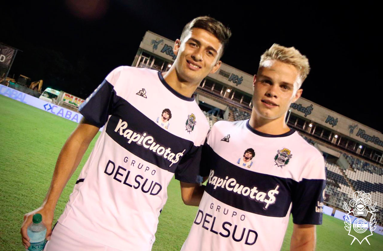 El otro triunfo de la noche: tres Pibes Lobo debutaron en Primera ...